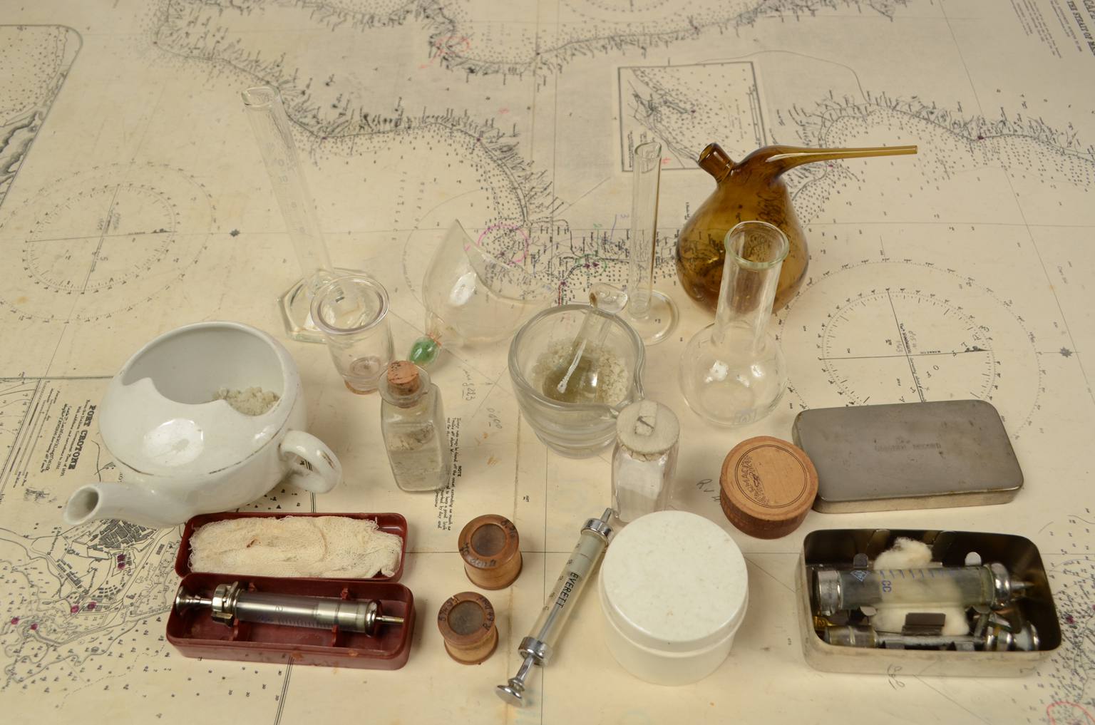 e-Shop/Old medical instruments/Code 2686 English apothecary kit