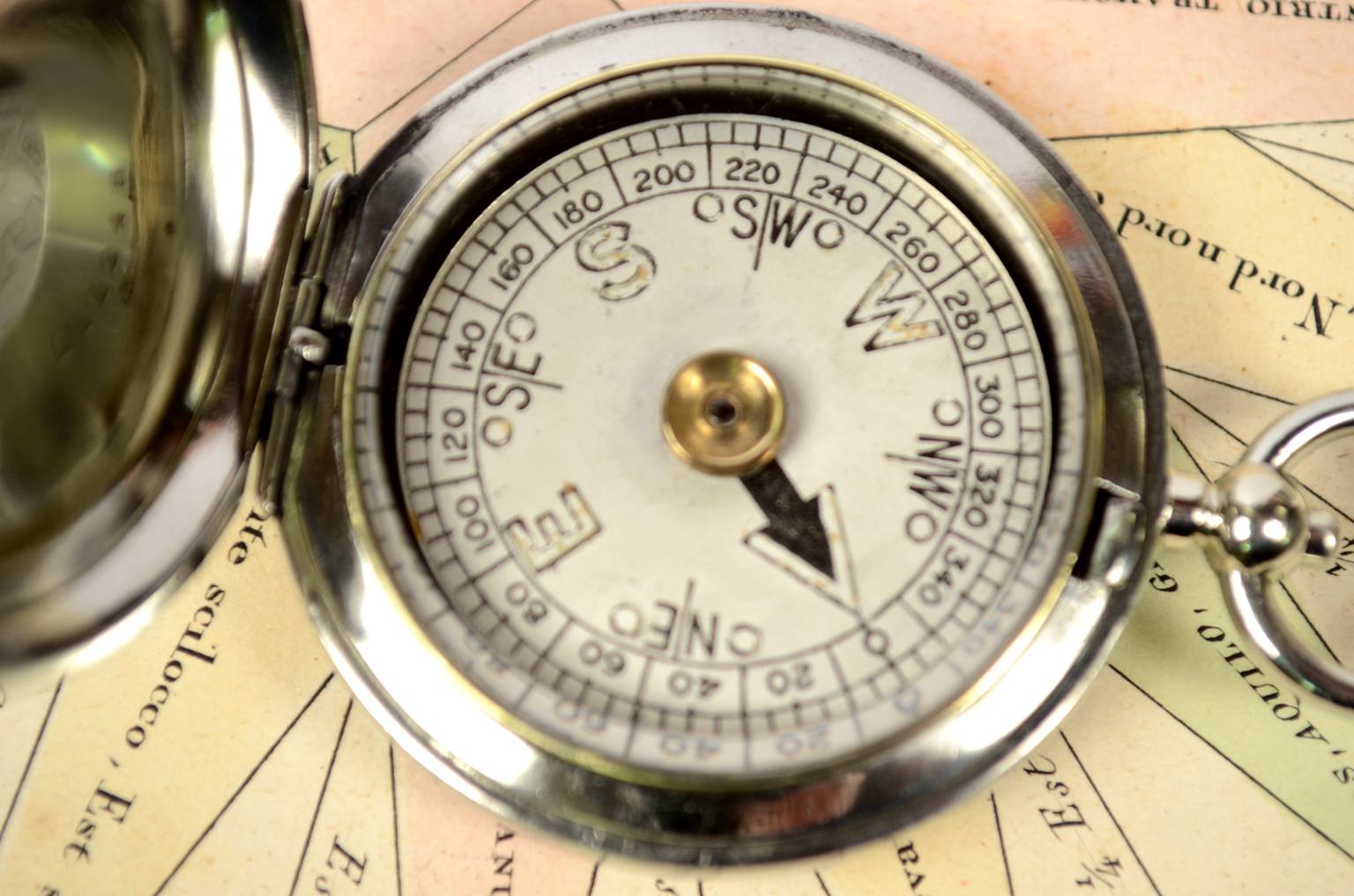 e-Shop/Antique compasses/Code 5781 Royal Air Force compass