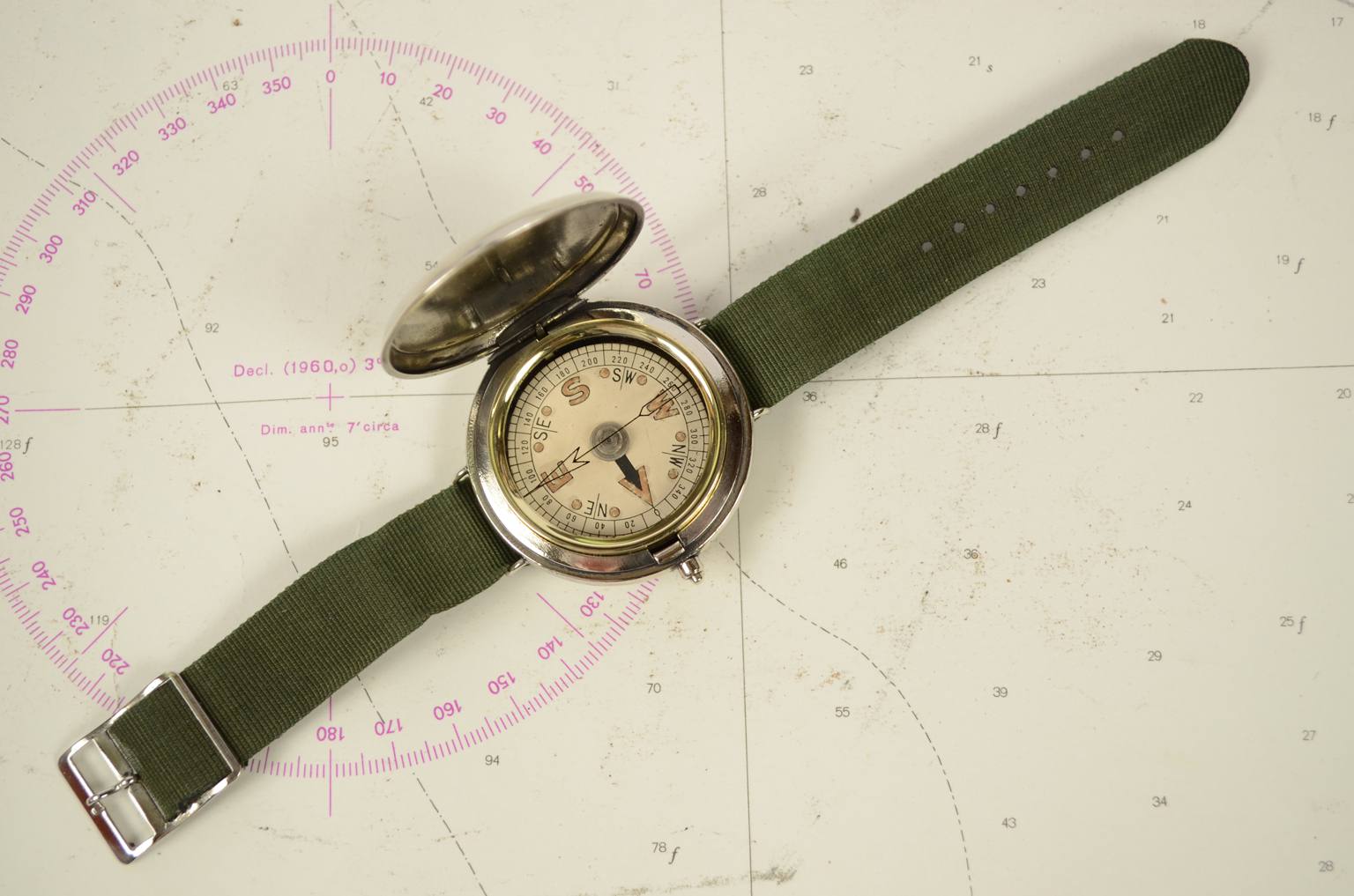 e-Shop/Antique compasses/Code 6076A Wrist compass