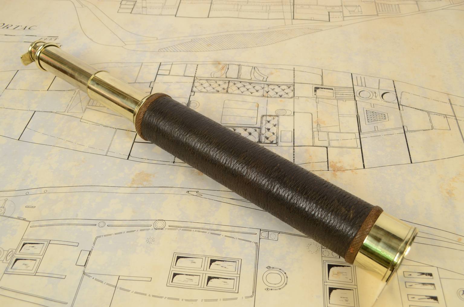 e-Shop/Nautical antiques/Code 6281 Brass telescope