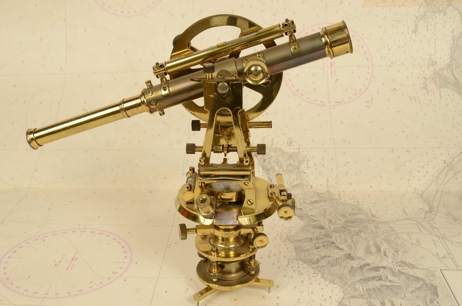 e-Shop/Antique measuring instruments/Code 675 Small Tacheometer