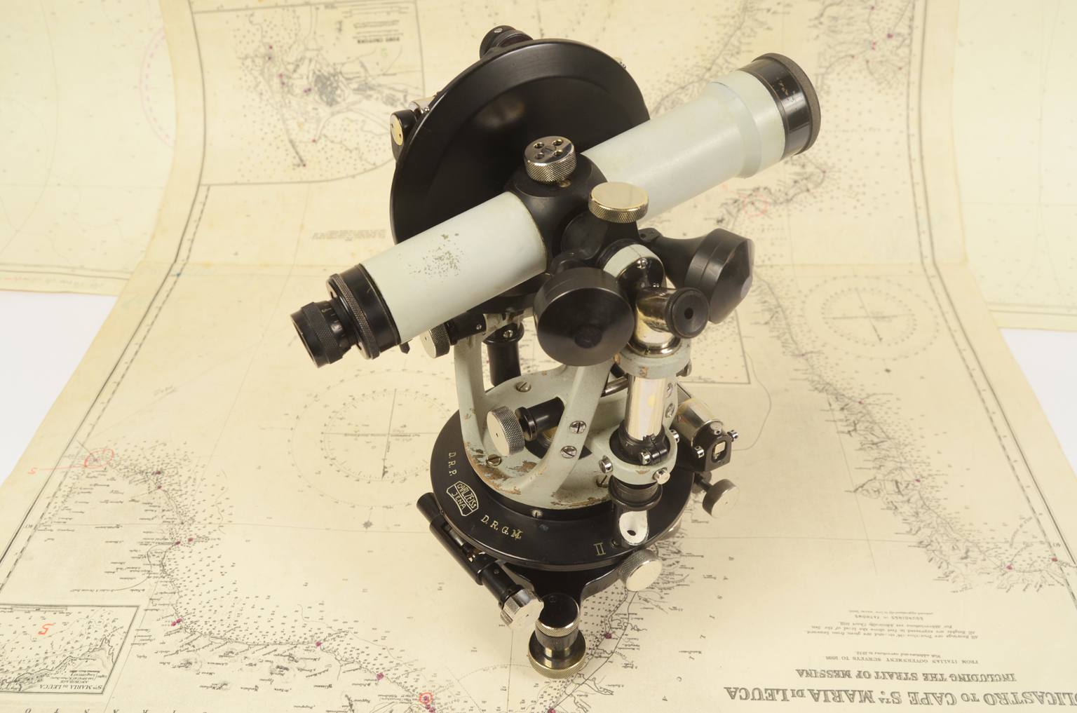 e-Shop/Antique measuring instruments/Code 6921 Zeiss theodolite